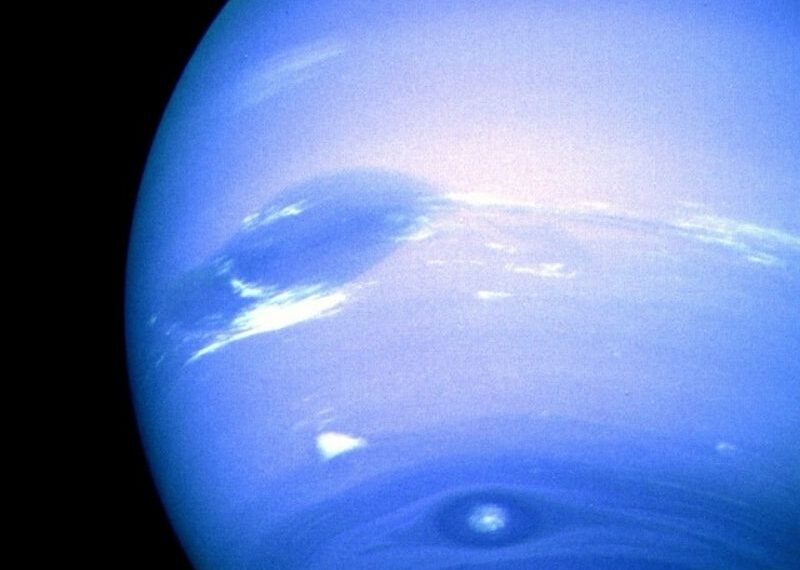 ℹ ¿Por qué Neptuno tiene una peculiaridad única en nuestro sistema solar?